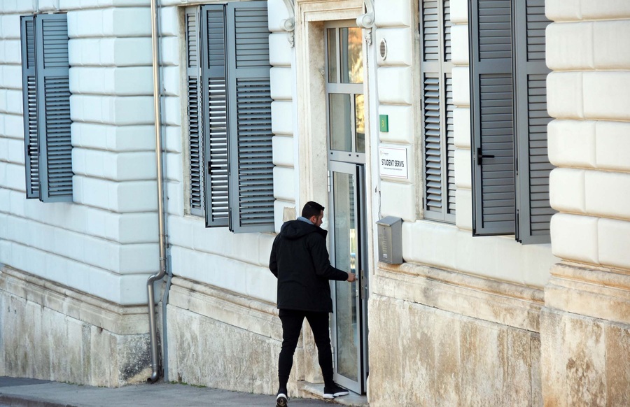 Studentski centar Pula: Student servis