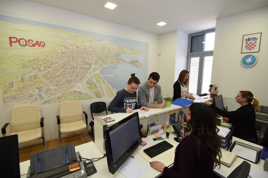 Studentski centar Pula: Student servis