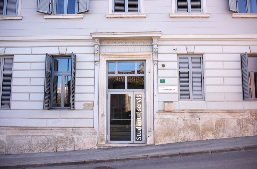 Studentski centar Pula: Student servis
